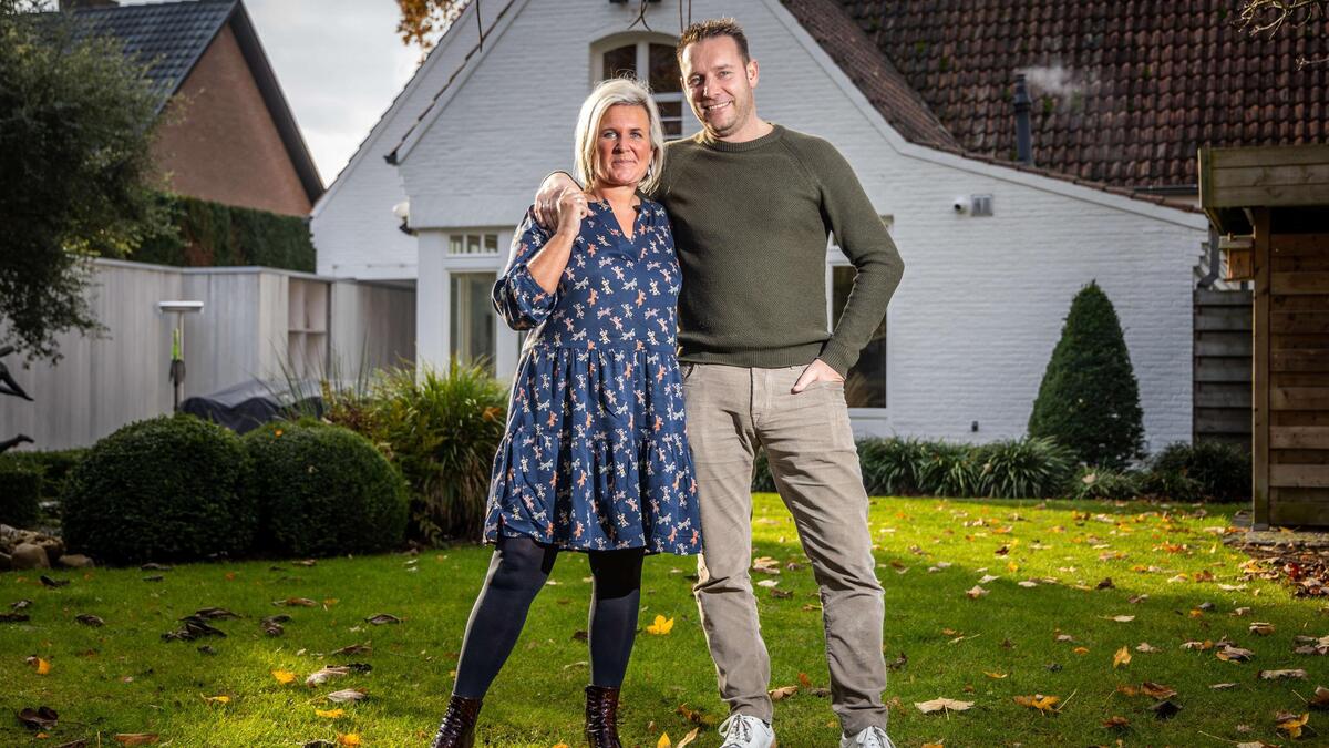 Miljonairskoppel uit ‘Blind Gekocht’ beticht van diefstal: “Ze plunderden automaten met zak vol ...